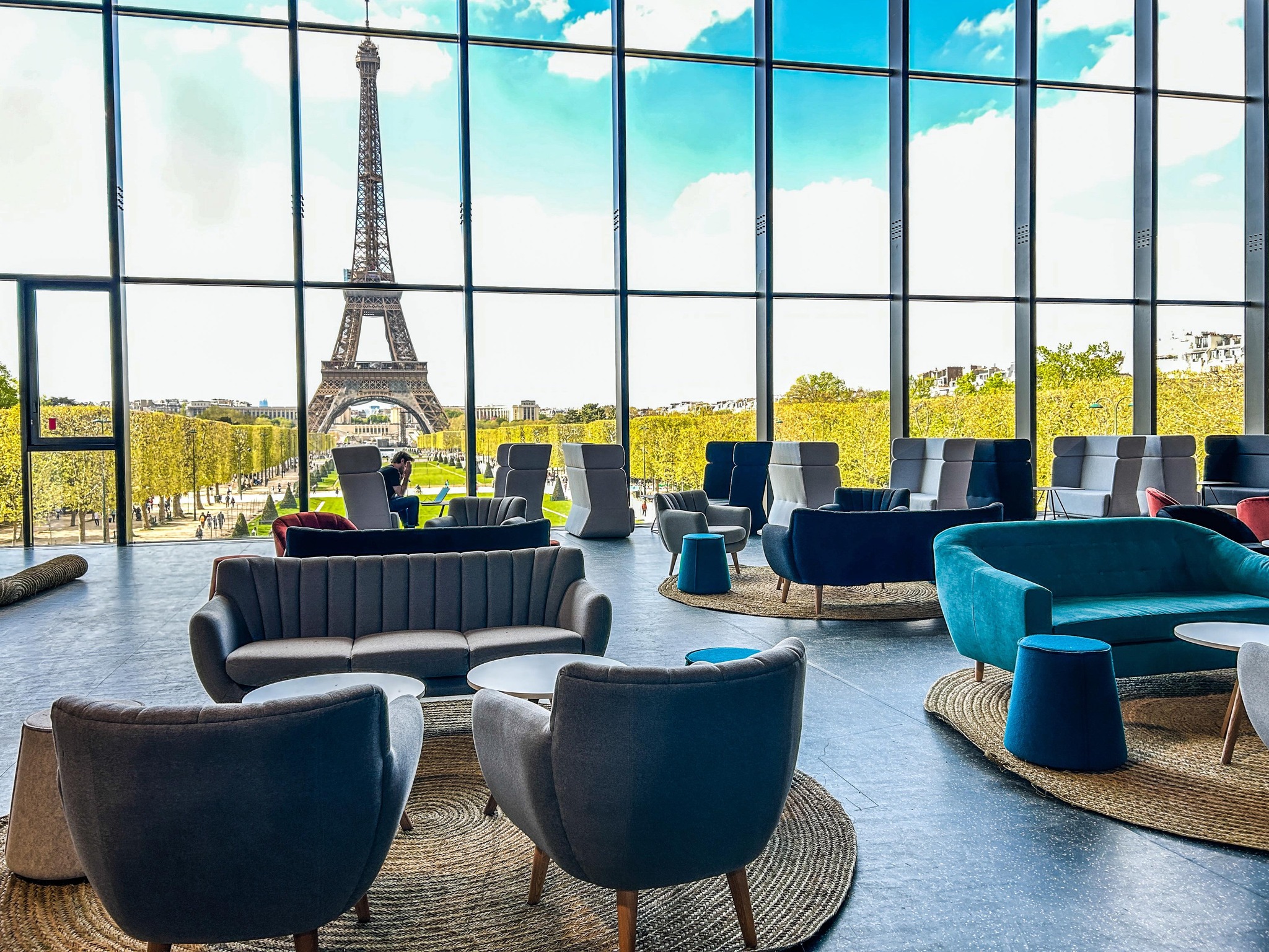 Festival du Livre Paris 2023 - Alive Catalogue Mobilier